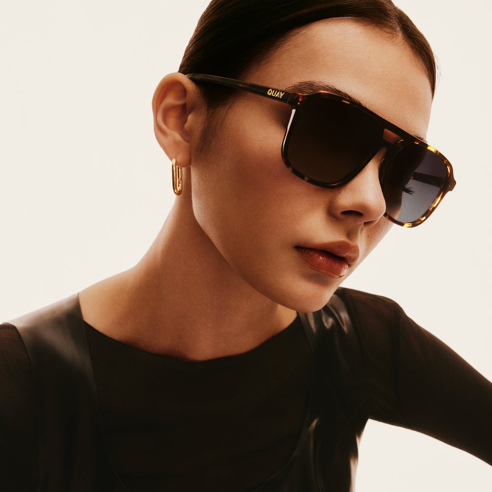 ON THE FLY Square Aviator Sunglasses | Navigators | Quay Australia